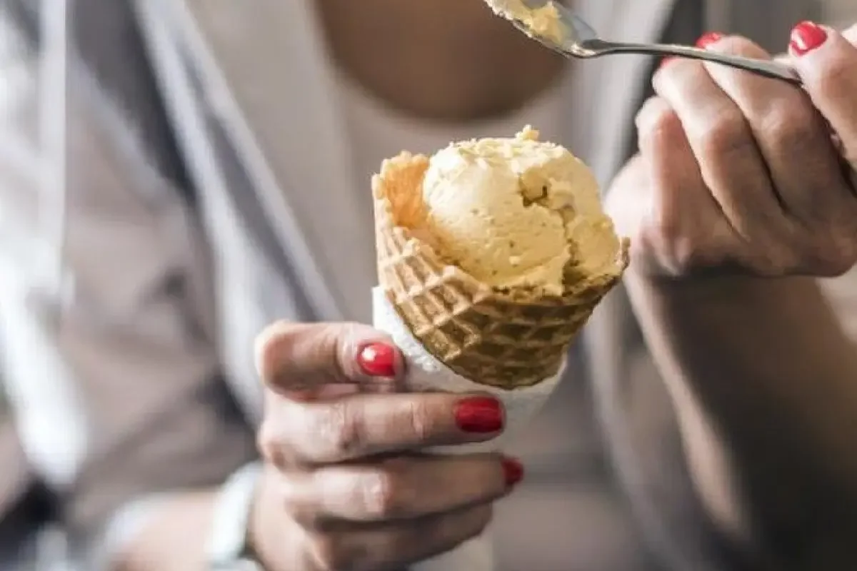 Penyebab Sakit Kepala Saat Makan Es Krim Menurut Dokter